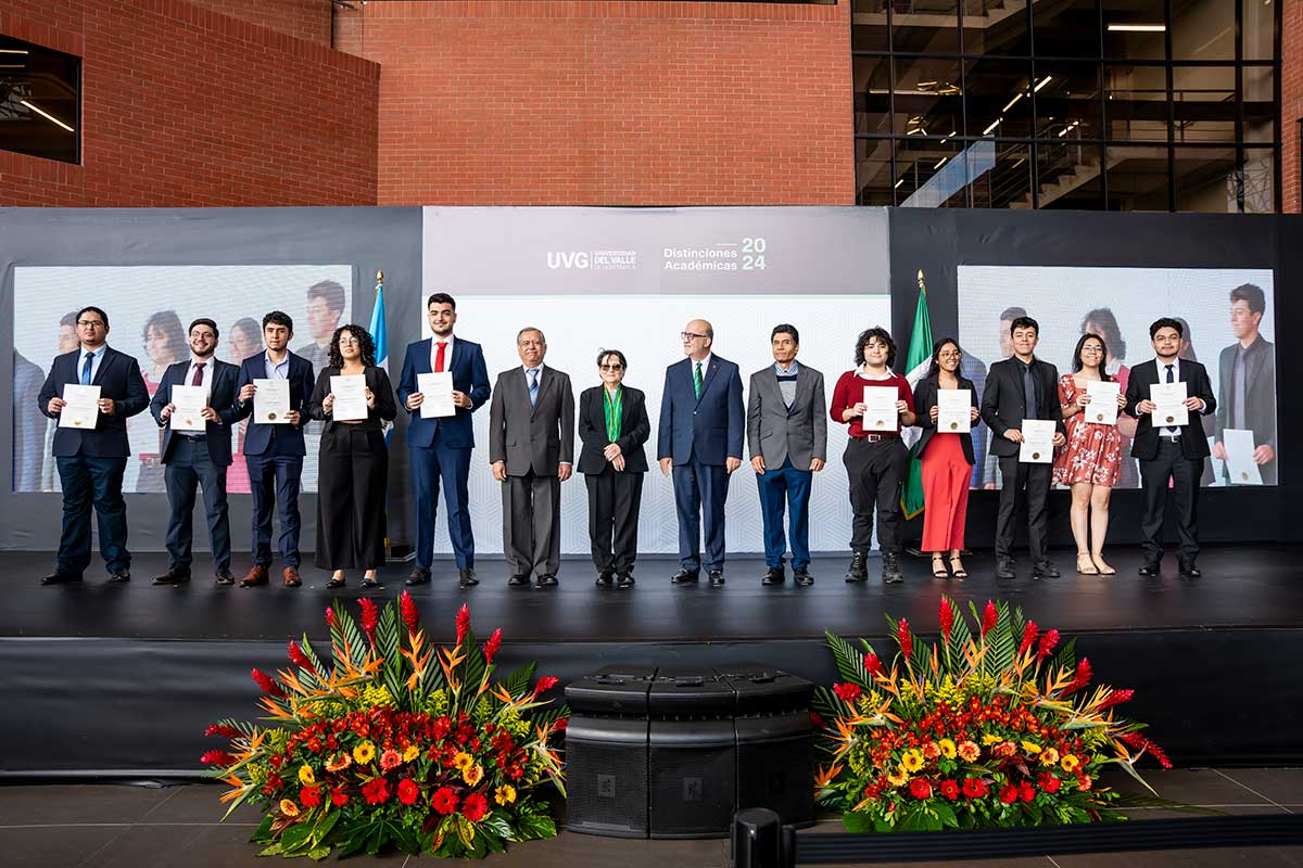 Reconocemos la excelencia en la ceremonia de Distinciones Académicas 2024 | Actualidad UVG